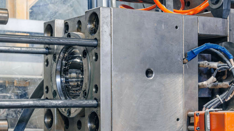 The Relationship Between Pressure and Flow in Injection Molding Process