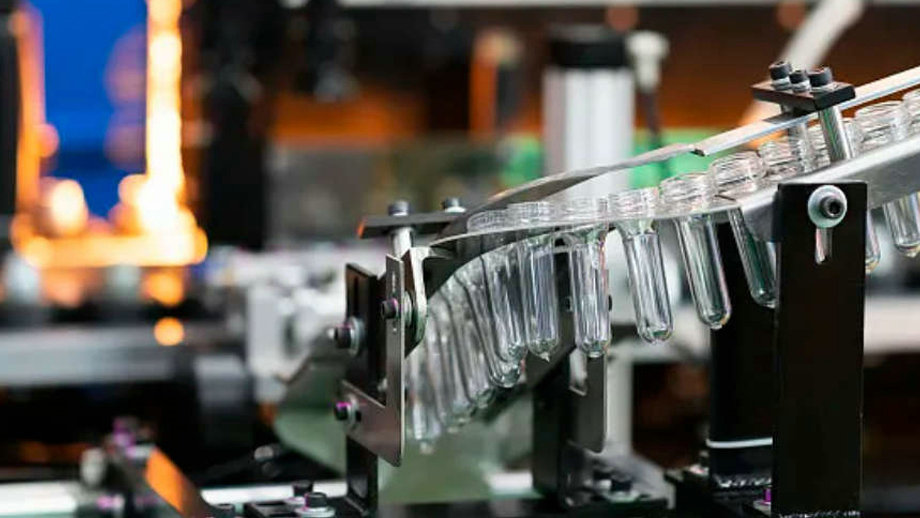 The Relationship Between Pressure and Flow in Injection Molding Process