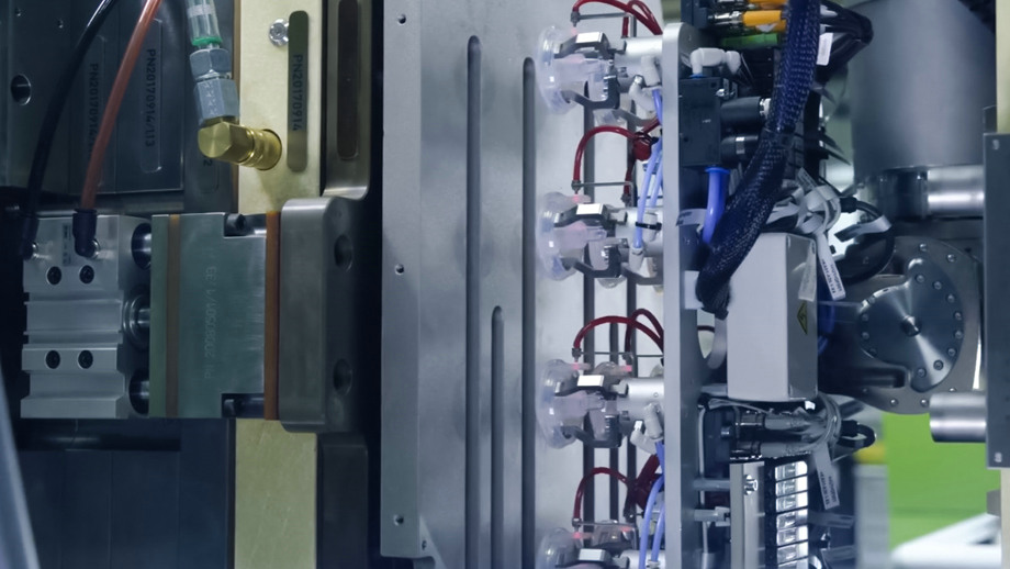 Common Defects in Injection Molding in the Automobile Industry